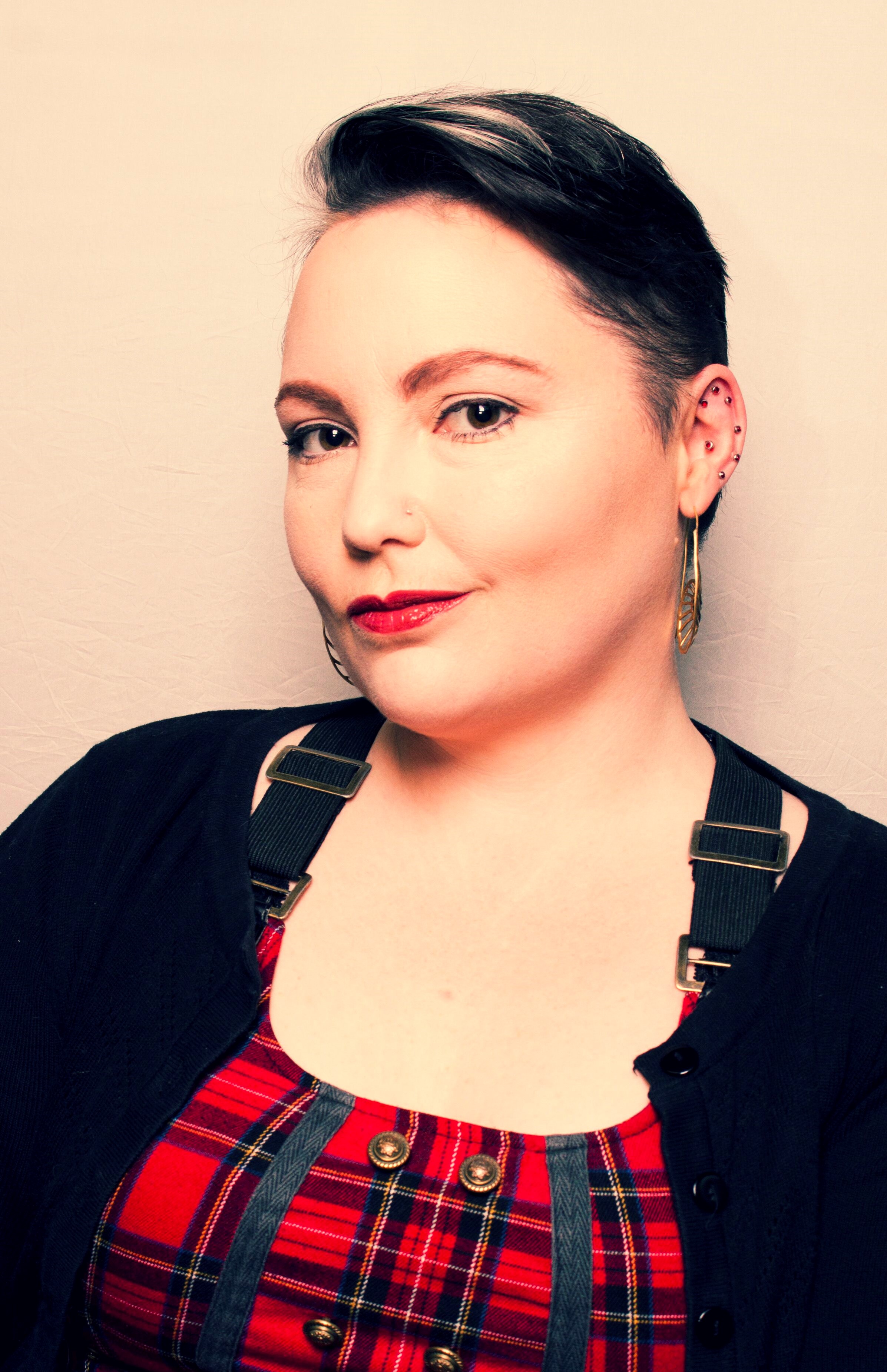 About – Angel Hellyer